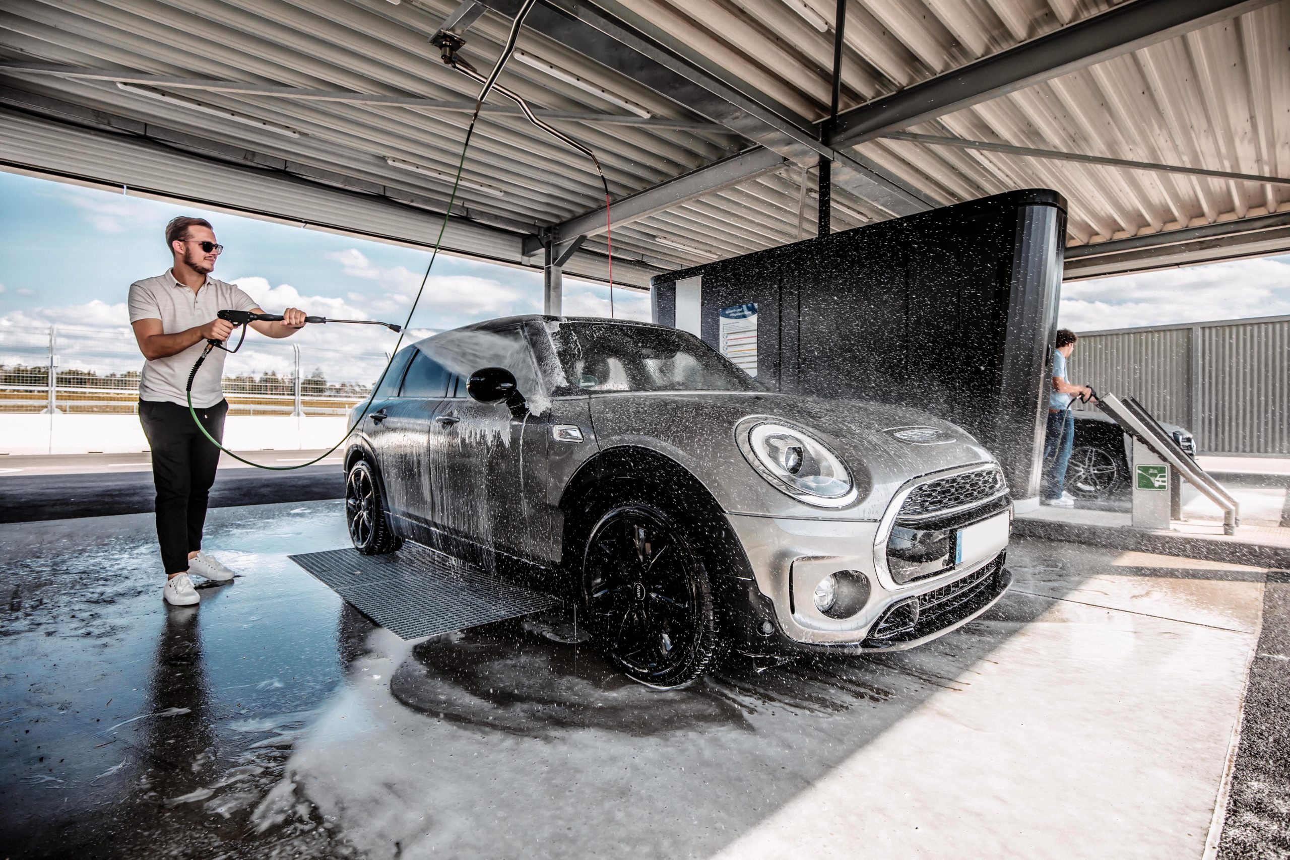 tec & wash | Waschanlage & SB-Plätze am Hockenheimring